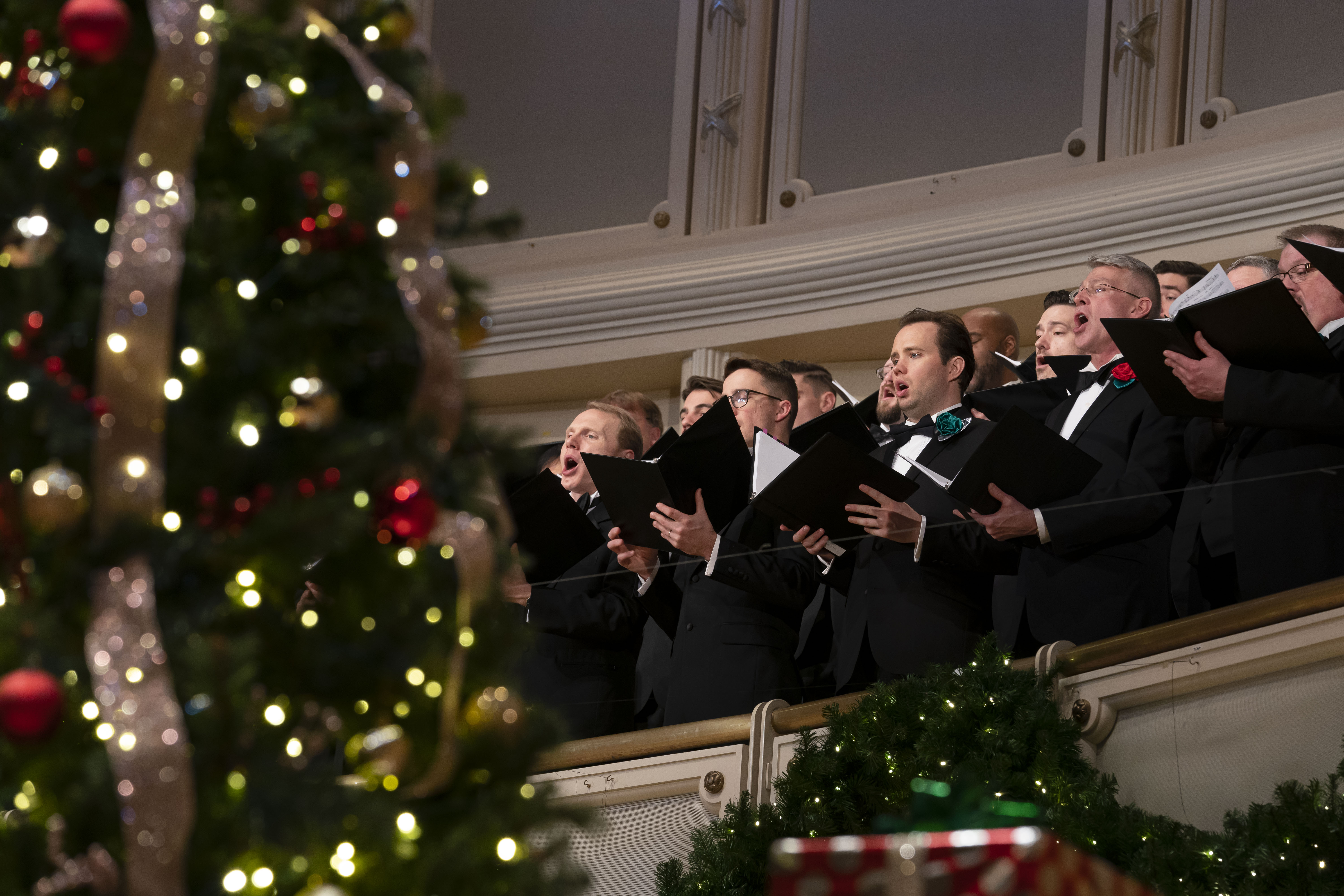Holiday choral traditions rooted in fostering good cheer | Chicago ...