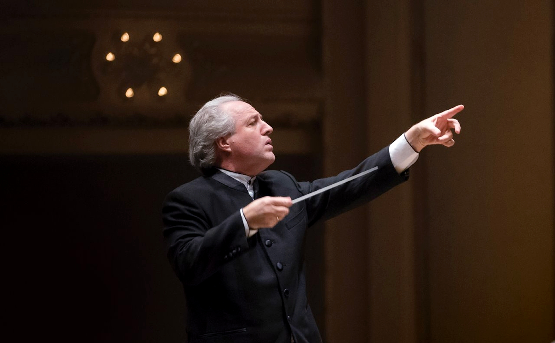 Manfred Honeck returns with a valiant program that he calls ‘Austrian ...
