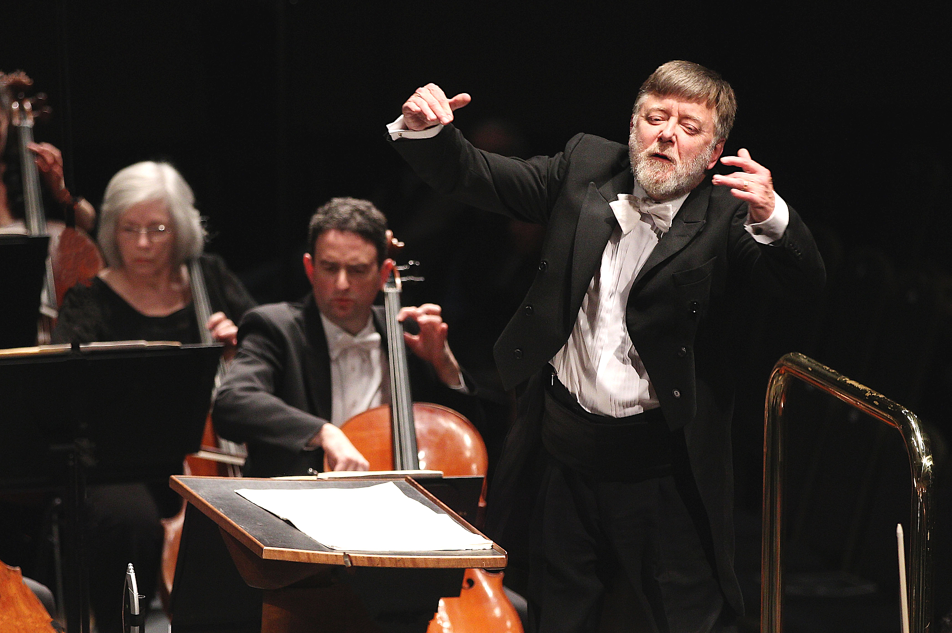 In Sir Andrew Davis’ vision of ‘Messiah,’ the winds shall sound ...